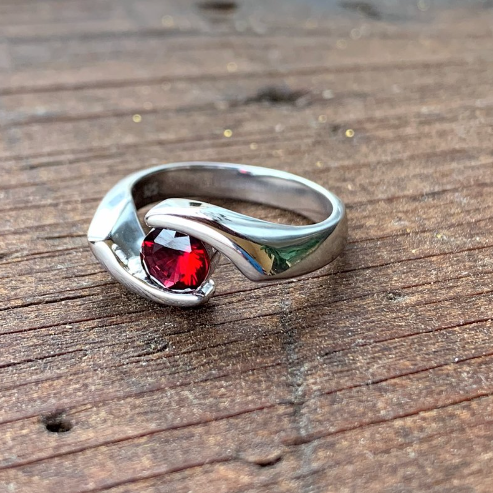 Guide to Arizona Garnet – Sami Fine Jewelry